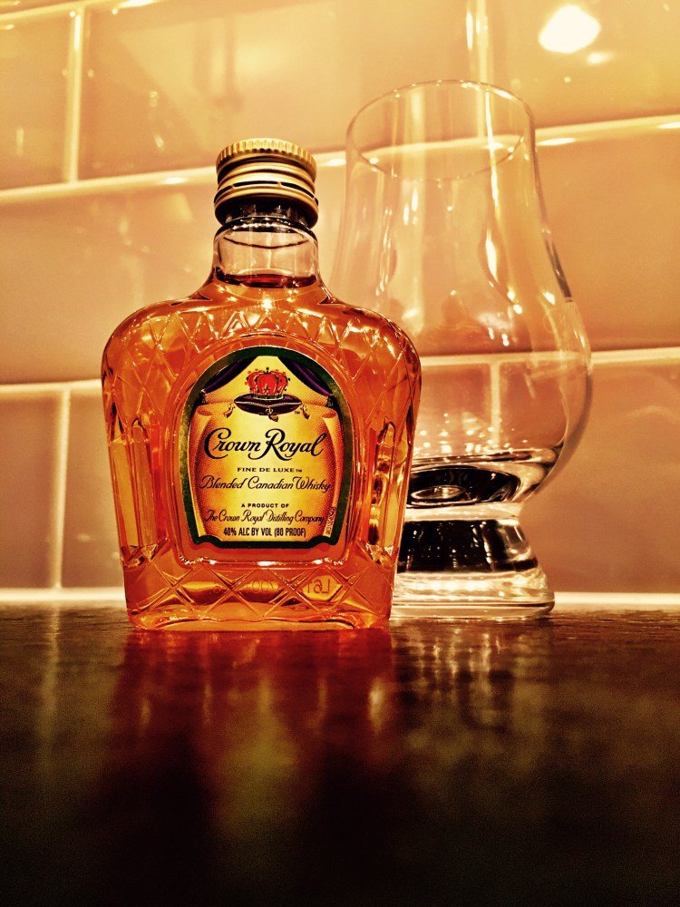 Whisky Review – Crown Royal Deluxe – It's just the booze dancing…