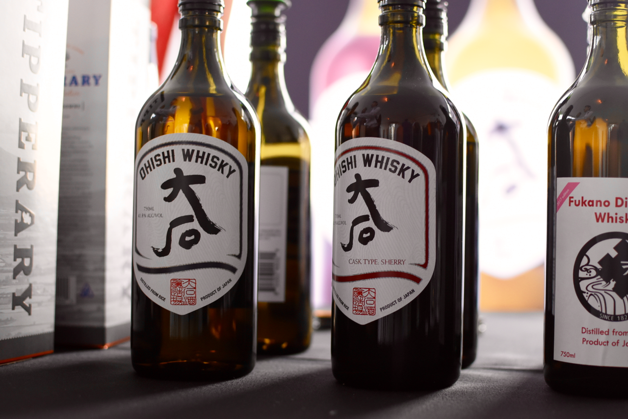 A Review of Two Ohishi Japanese Whiskies – It's just the booze dancing…